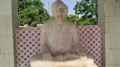 Bhojpuri Poet Bhikhari Thakurs Statue Tampered In Saran Relatives