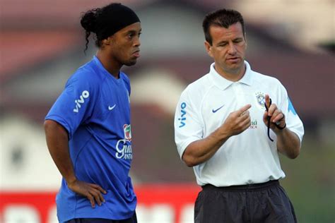 Dunga Completa 60 Anos Relembre Fotos Da Carreira Como Jogador E