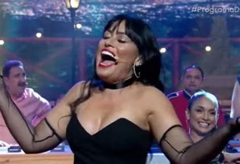 Milene Pavorô Se Apresenta Com Música Nova No Programa Do Ratinho Sbt
