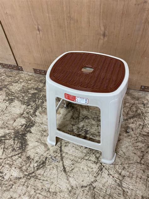 （清倉平賣）膠椅 （可疊）plastic Chair 傢俬＆家居 傢俬 椅子 Carousell