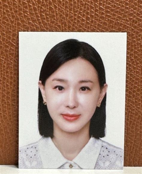 아줌마 얼굴…이지혜 새로 찍은 여권사진에 실망 파이낸셜뉴스