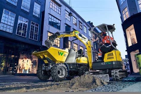 Mini-excavator EZ17e: emission-free, quiet, powerful