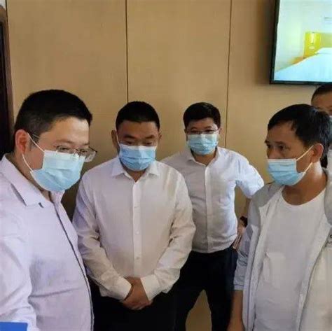 【疫情防控】唐友波调研指导疫情防控隔离酒店准备工作场所管理防线