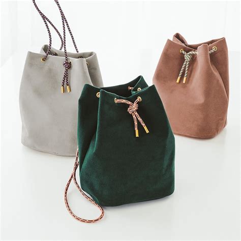 色の重なりに見惚（みと）れる 京くみひもの2 Wayきんちゃくバッグ｜real Stock[リアルストック]｜フェリシモ【公式通販】