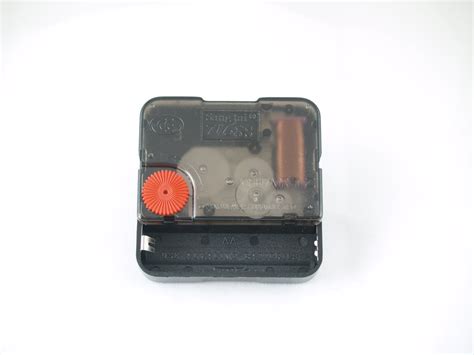 Mechanizm zegara 7168s płynny 6mm gwint Mechanizmy
