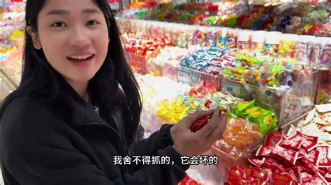 中国小伙与越南媳妇订婚，备喜糖赴越南办中式大席，丈母娘乐：有中国女婿超有面！ Youtube