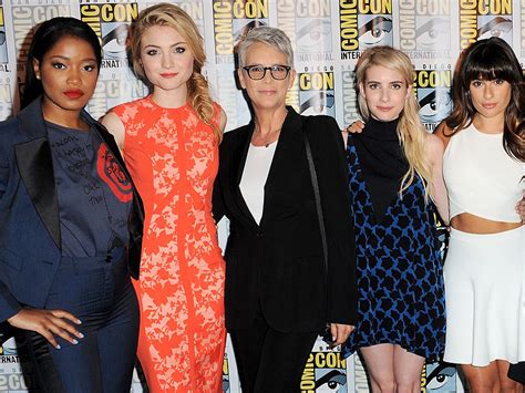 Scream Queens Jamie Lee Curtis Gives Ts To Lea Michele Emma
