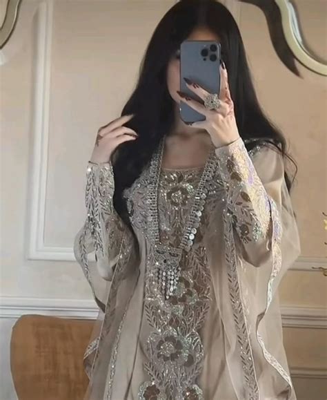 Pin Su بنات الامارات 🇦🇪💕 Moda Donna Donna Moda