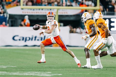 College Football Experts Project A New Years Six Appearance For
