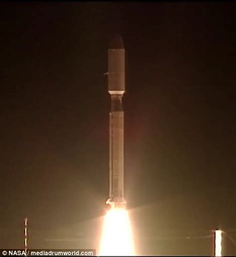 美国nasa1997年派出的土星探测器卡西尼号任务结束坠落土星 神秘的地球 科学自然地理探索