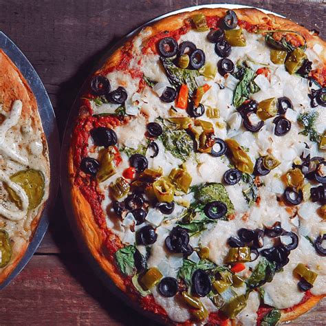 Gluten Free Vegan Pizza Pan Fully Loaded Frozen Kitchen 17