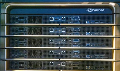 Nvidia Gb200是一款高度集成的超级计算模块，它是基于nvidia的blackwell架构设计的。这款模块结合了两个nvidia