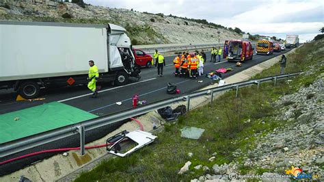 Accident à Fournès Choc Entre Deux Poids Lourds Trois Blessés Le