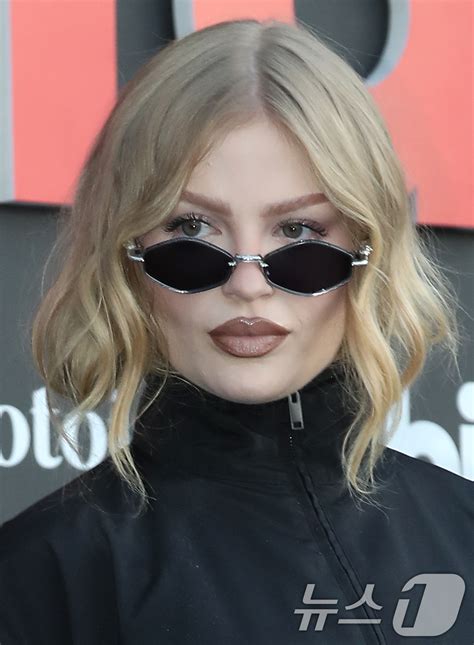 루이자 손자 내한한 브라질 싱어송라이터 뉴스1