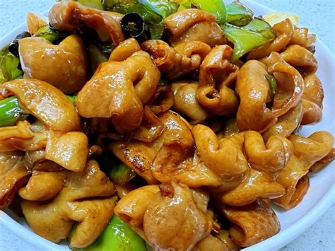 【尖椒炒肥肠的做法步骤图，尖椒炒肥肠怎么做好吃】暖是春天的风下厨房
