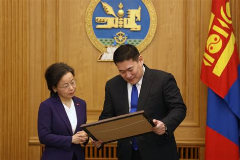 БНХАУ Өвөр Монголын өөртөө засах орны Ардын Засгийн газраас хандив