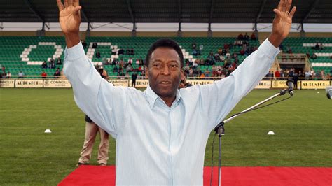 Mort De Pelé Sa Fille Partage Un Cliché Déchirant De La Légende Du