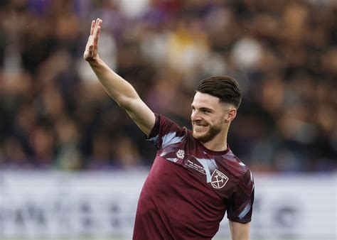 Bukan Arsenal Declan Rice Diprediksi Bakal Gabung Klub Liga Inggris Ini Okezone Bola