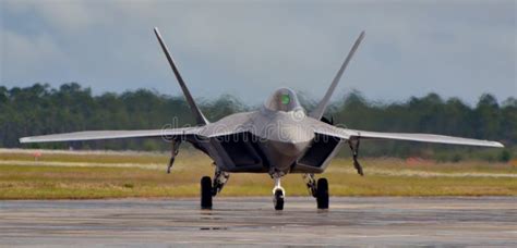 F 22 Raptor Editorial Stock Image Image Of Raptor Weapon 52843534