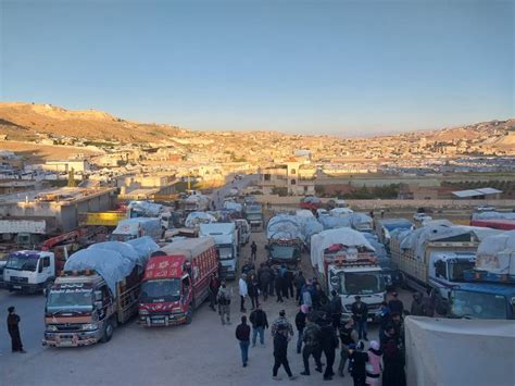 بالصّور قافلتان تقلّان مئات النّازحين إلى سوريا ياصور