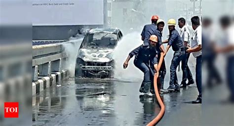 Two Women Escape Unhurt As Their Car Catches Fire On Sardar Bridge