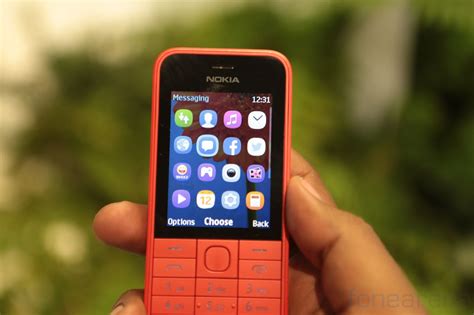Nokia 220 Hands on and Photo Gallery