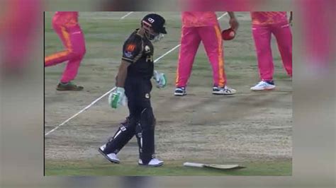 Watch Babar Azam Throws Bat In Anger While Playing Against Islamabad United Cricket Dunya News