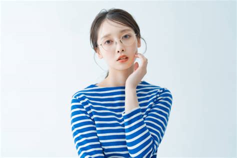 Более 850 700 работ на тему Cute Model Poses стоковые фото картинки