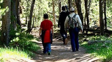Nra Women Happy Trails Quick Tips For A Safe Day Hike Or A Backpack Trip