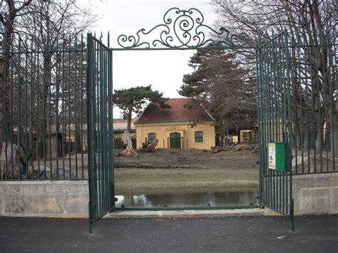 One Of The Oldest Enclosure Zoochat