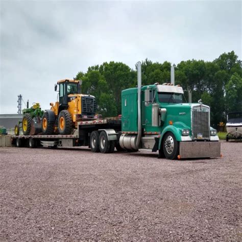 Step Deck Vs Flatbed Which Is Right For Your Fleet