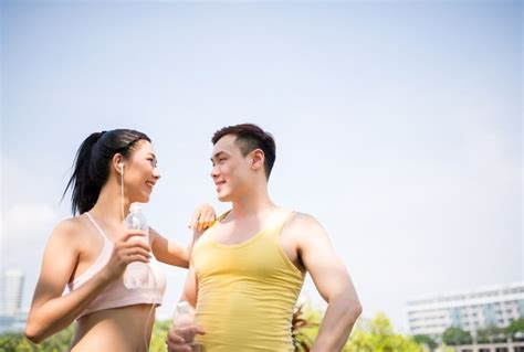 25 Cute Things Girls Do That Guys Love And Crave Blissfulties
