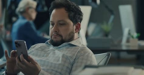 Why Is Fbi Warning Iphone And Android Users To Stop Texting