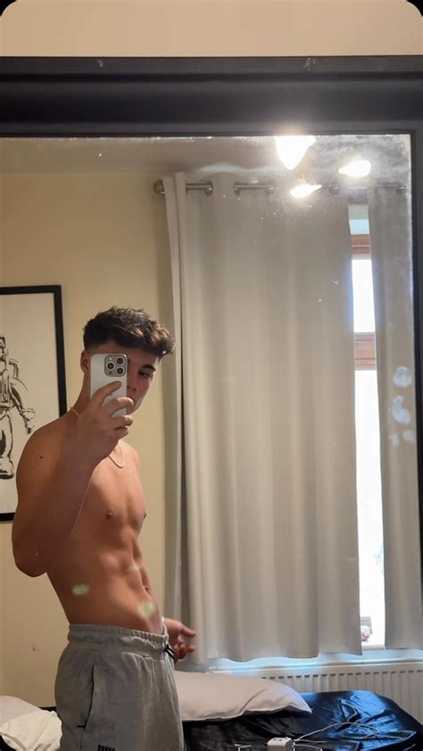 Leeds Lad Leedsladcdlooks • Instagram Photos And Videos