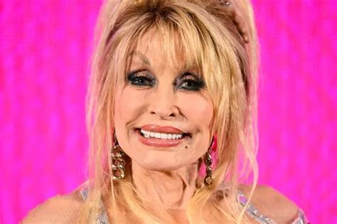 Dolly Partons Grandfather Whipped Her Over Town Tramp Outfits As