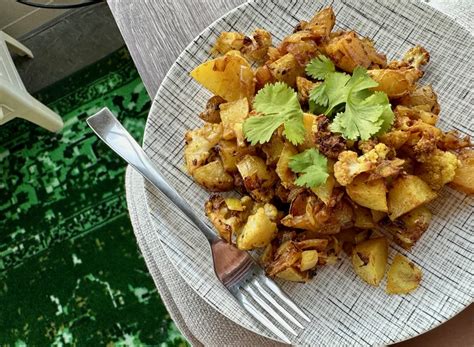 Aloo Gobi Indian Spiced Potatoes And Cauliflower