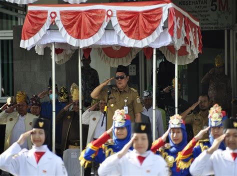 Puncak HAB Ke 77 Kemenag Kalsel Gelar Upacara Bernuansa Adat Nusantara