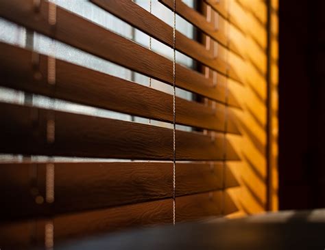 How Faux Wood Blinds Compare To Plantation Shutters 1 Affordable