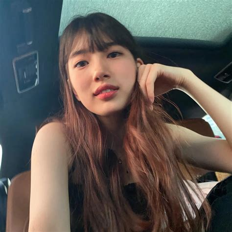 Bae Suzy Selca