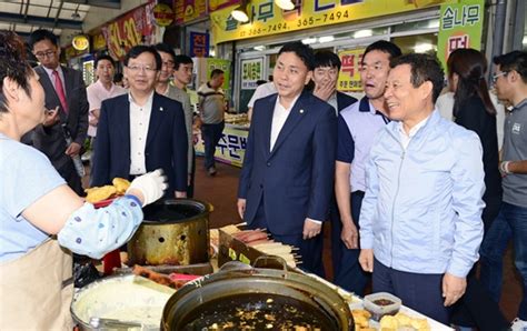 윤장현 광주시장・황현택 서구의의장 추석맞이 재래시장 장보기 행사 참여 일등방송
