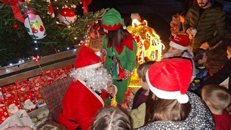 Μενίδι Αμφιλοχίας Στόλισαν με χαρά το χριστουγεννιάτικο δέντρο