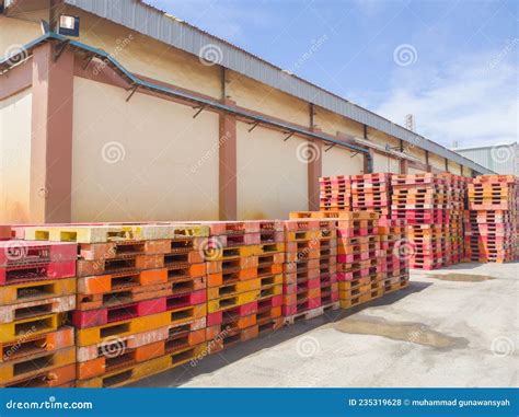 INDUSTRIAL PLASTIC WASTE RECYCLING Editorial Photo CartoonDealer