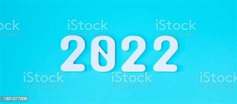 파란색 배경에 2022 흰색 텍스트 번호 해상도 계획 검토 목표 시작 및 새해 휴일 개념 0명에 대한 스톡 사진 및 기타 이미지