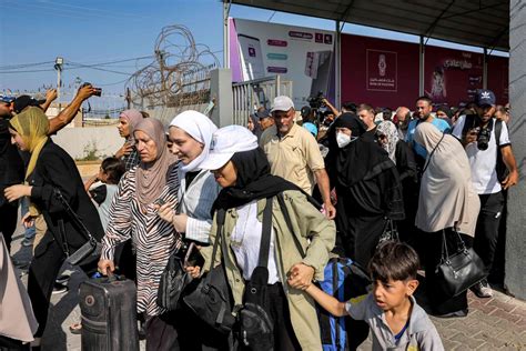 الجمهورية خروج الدفعة الأولى من حاملي الجنسيات الأجنبية من غزة بعد