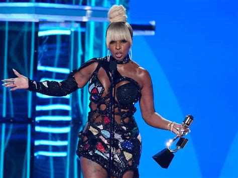 Mary J Bliges Right Arm Tattoo Did She Remove It Dotcomstories