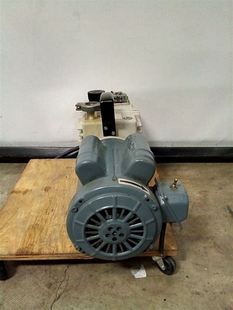 Used Leybold Trivac D16a Rotary Vane Dual Stage High Vacuum Pump W 1 Hp Motor 115v Vacuum