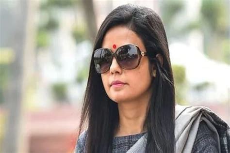 कपड़े खरीदने गईं थीं महुआ मोइत्रा स्टोर ने मांगा फोन नंबर ईमेल आईडी तो