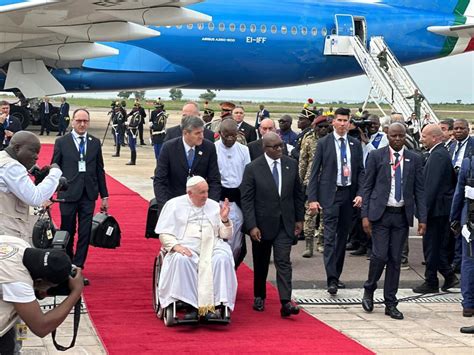 Flash arrivée du Pape François à Kinshasa Election net