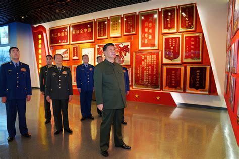 习近平在视察空降兵军时强调：全面加强练兵备战 提高空降作战能力 努力建设一支强大的现代化空降兵部队中国政府网