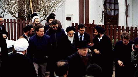 شهرداری نوفل‌لوشاتو برای همیشه نام خمینی را از این شهرک حذف کرد